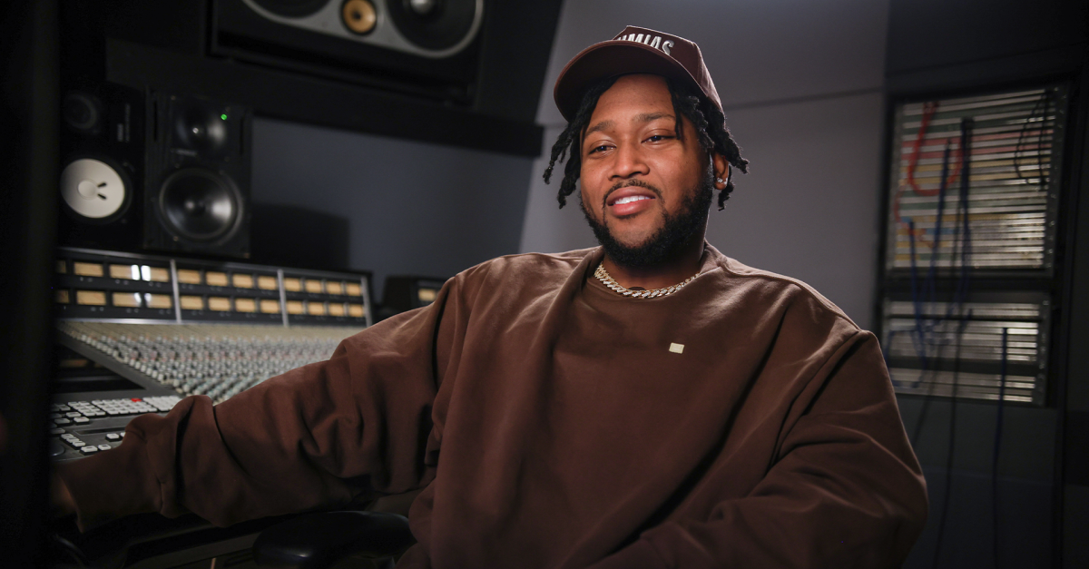 MAFIA Travis Scott Inside the Track #80 - Videos - Mix With The Masters