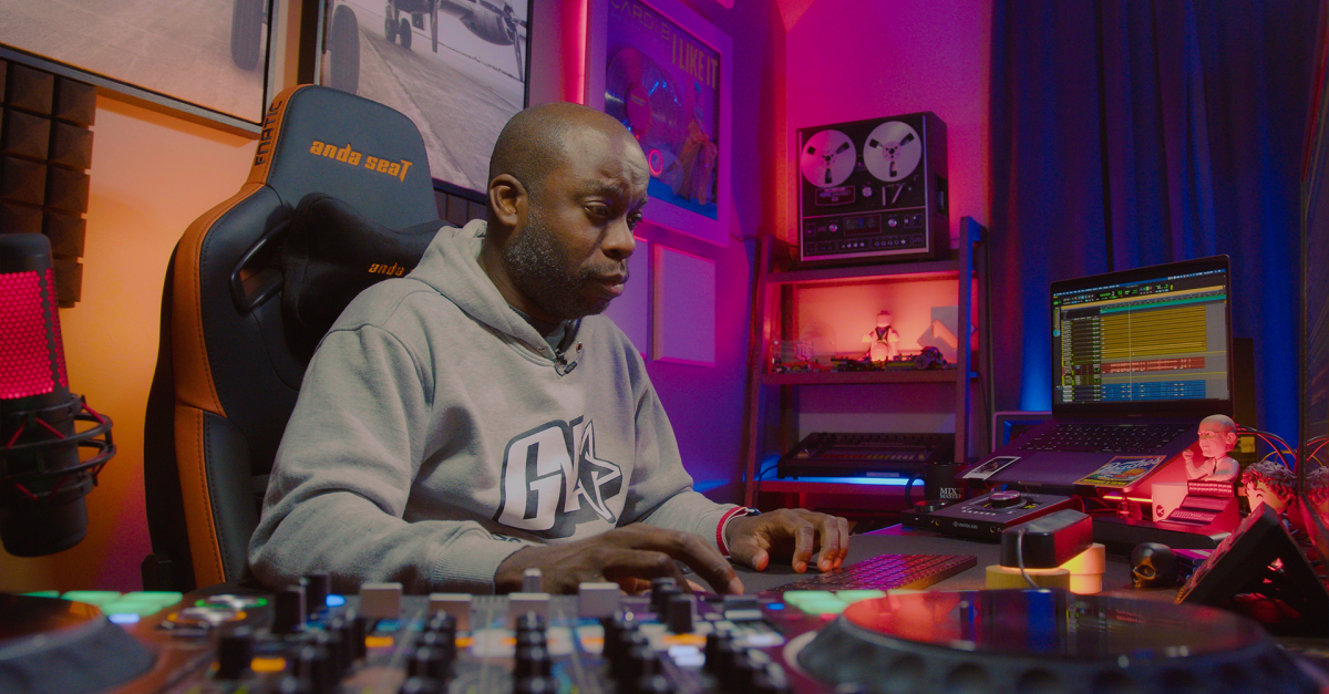 Ohmygah Os Young Deconstructing a Mix #49 - Videos - Mix With The Masters