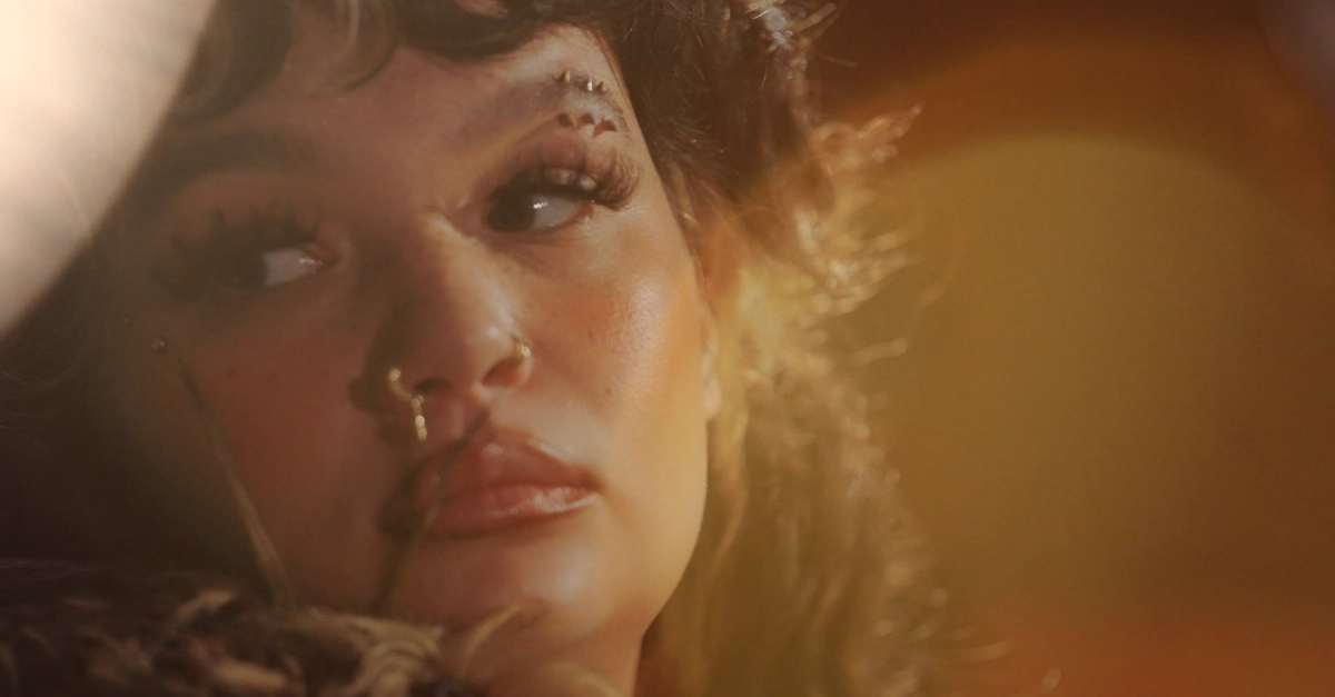 Messy Lola Young Inside the Track #122 - Videos - Mix With The Masters